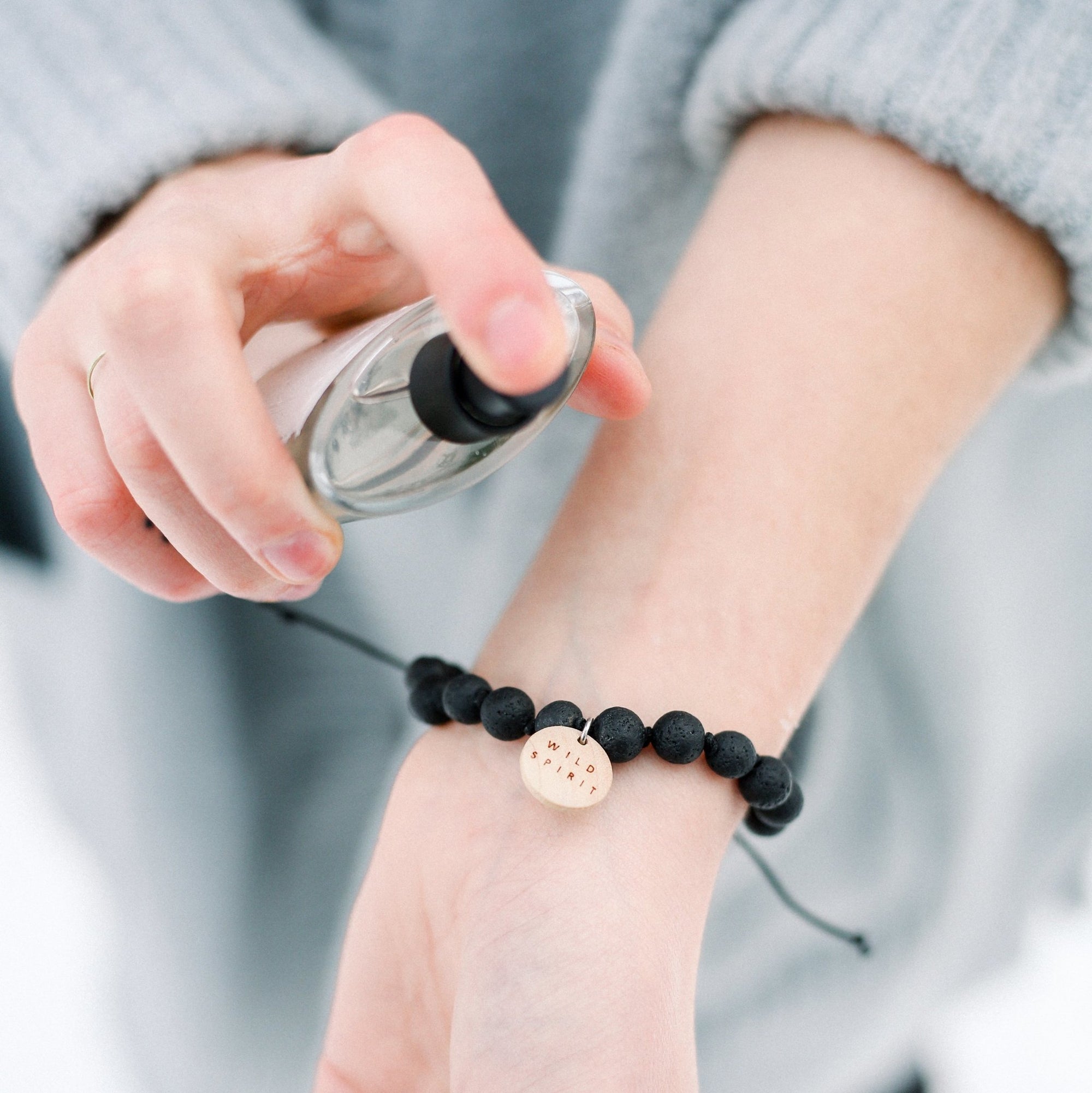 First Snow Scent-Diffuser Lava Bead Bracelet for Perfume Aromatherapy ...